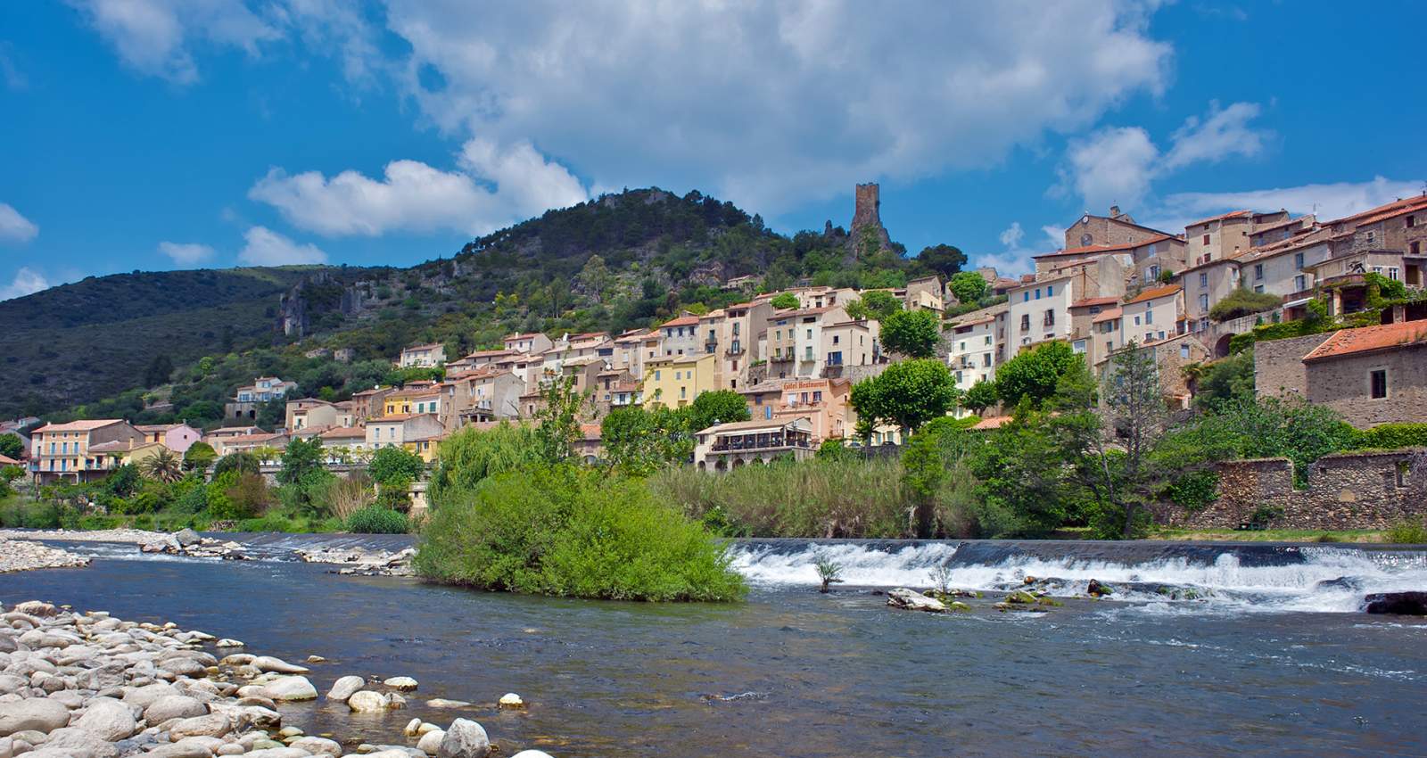 Roquebrun tourisme : Visite d'un village fleuri en vallée de l'Orb